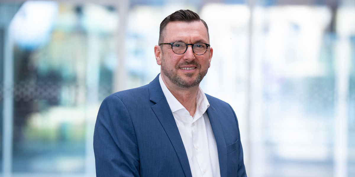 Robert Karnes ab SoSe 2024 Honorarprofessor im FB BU – Bau- und ...